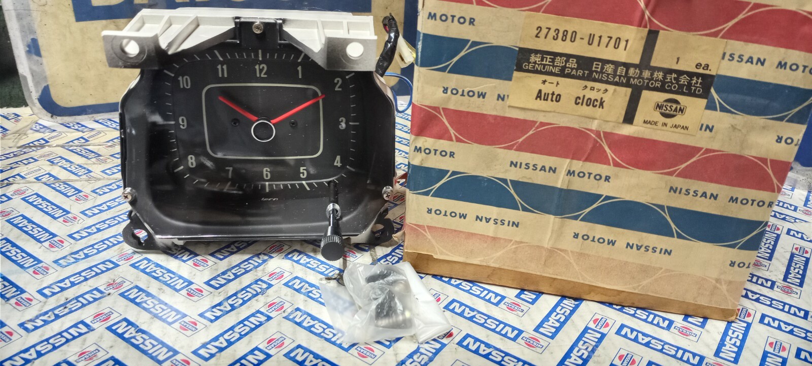 Datsun 610 73- 75 Bluebird NOS Clock w/ Box 27380-U1701 | eBay