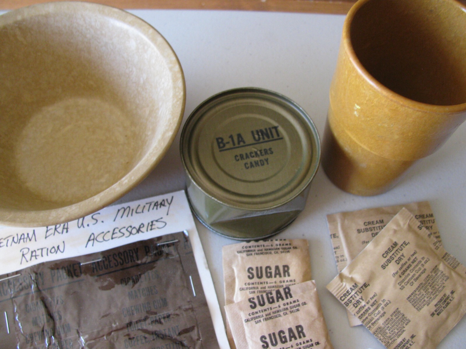 VIETNAM ERA U.S. MILITARY FIELD RATION ITEMS WITH MESS HALL WARE ~NICE ...