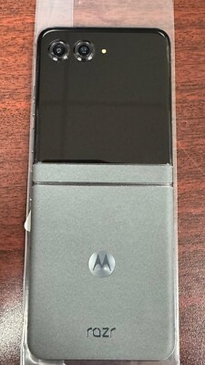 Open Box 9/10 - Moto Razr 5G 2024 (256GB, 8GB) 6.9" (Unlocked) - Grey ...