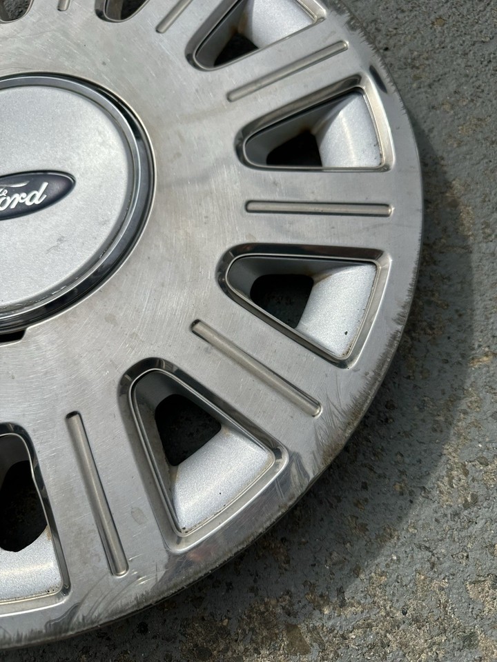 1 03-08 Ford Crown Victoria 16” 2 Piece Bolt On Hubcap Wheel Cover P71 ...