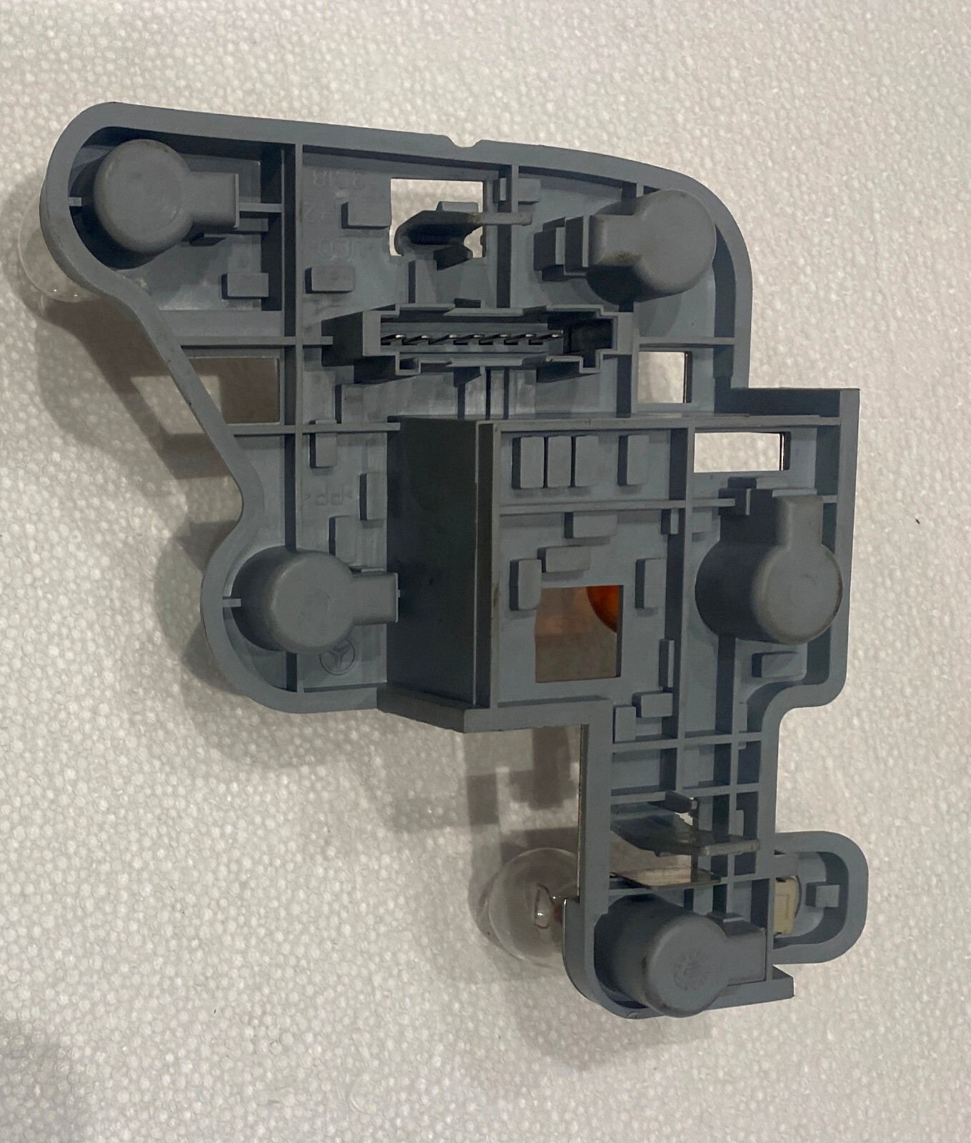 MERCEDE c204 right tail light bulb socket 2048201600 | eBay