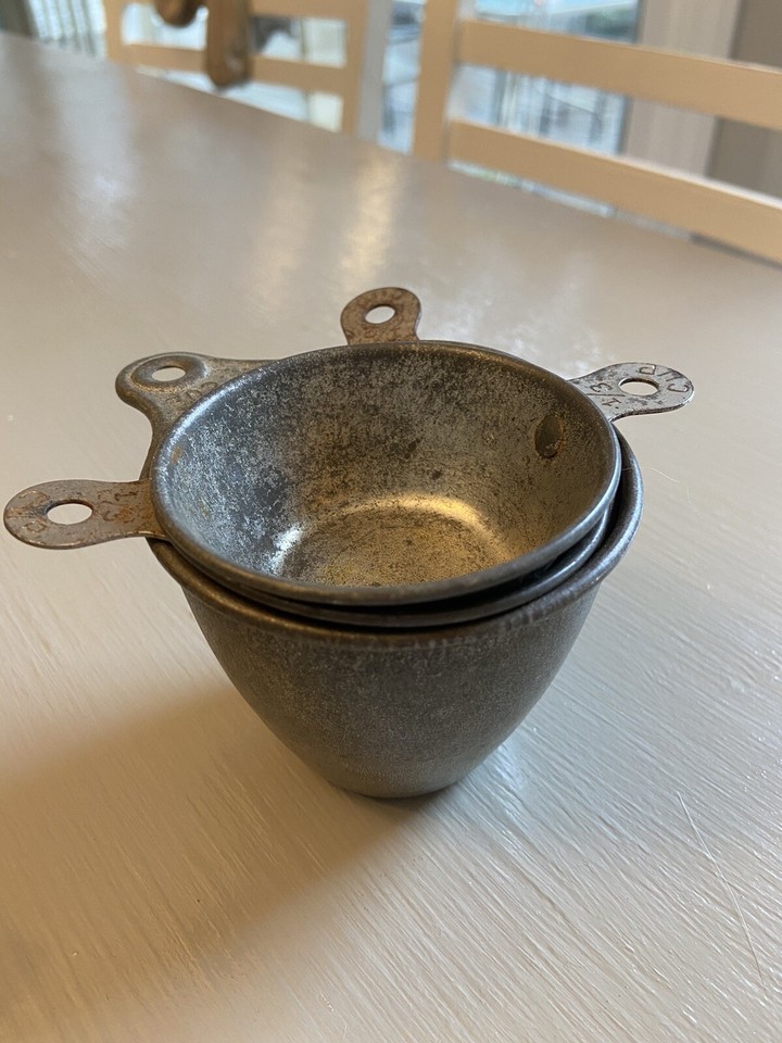 Vintage SET OF FOUR Metal Tin Aluminum Embossed Measuring Cups w Handle ...