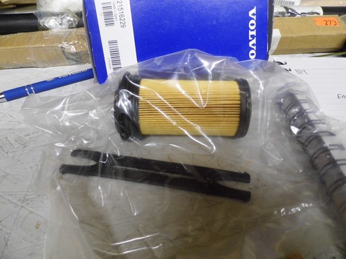 FACTORY VOLVO FUEL FILTER 21516229 - Picture 1 of 2