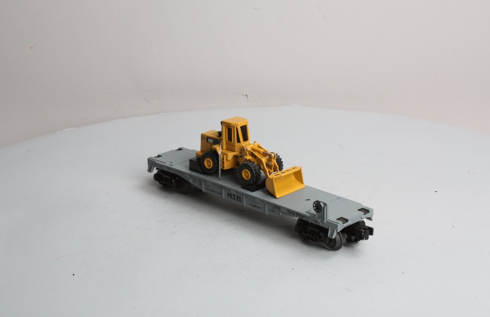 MTH 30- 7619 Construction Flat Car With ERTL Front End Loader for sale ...