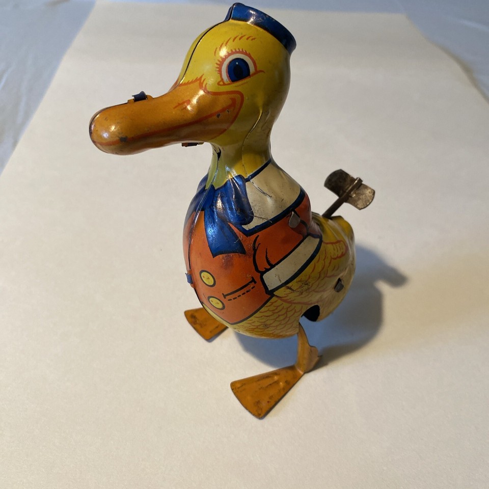 Vintage J CHEIN WALKING WIND UP DUCK TIN TOY, Winds up and waddles ...