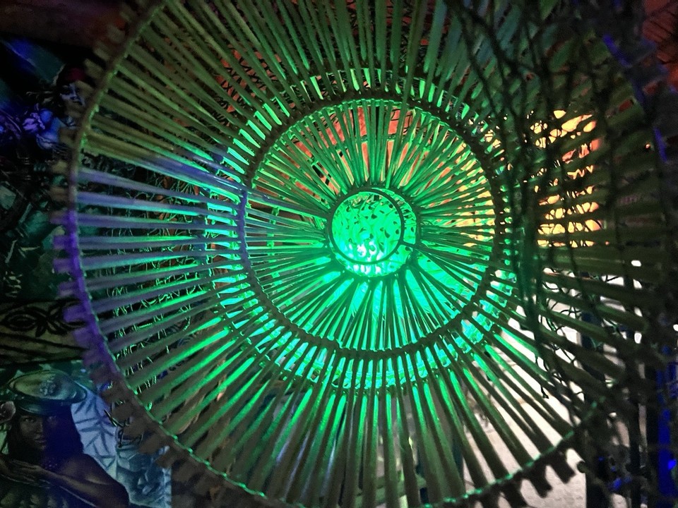 NEW Rattan Fish Trap Lamp W/ Real Puffer Fish Green Led Smokin Tikis ...