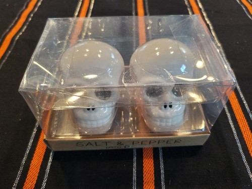 Skull salt and pepper shakers Horror Decor | eBay