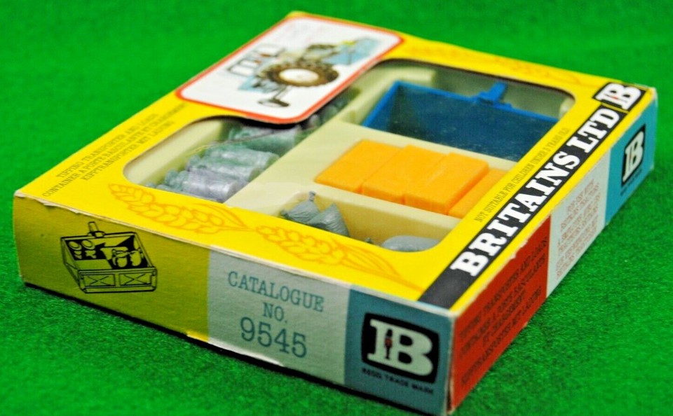 Various 1:32 BRITAINS TRANSPORT BOX FARM-YARD SCRAPER IMPLEMENTS 4 FARM ...