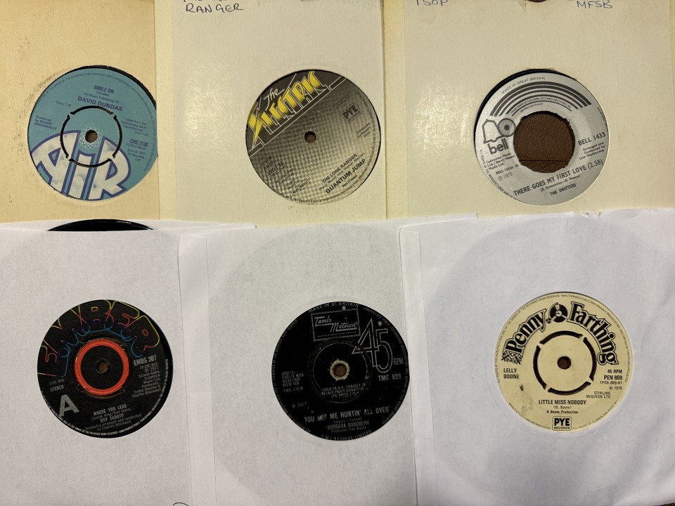7" RECORD LOT - 105 UK PRESSINGS - MIXED GENRE - GOOD+ - VG+ *** 45 RPM ...