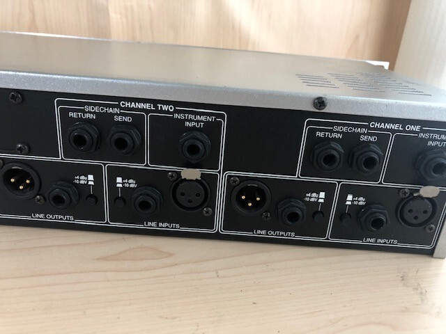 DBX 566 Dual Stereo Analog Vacuum Tube Compressor Rackmount Contour ...