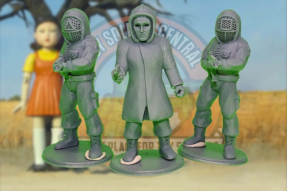 Squid Game Toy Soldiers - Squid Game Worker Frontman Miniatures 54mm (1 ...
