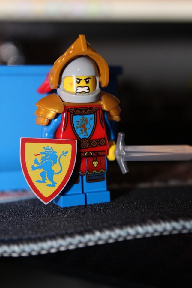 LEGO Lion Knights Castle Kings guard Pack Of 5 | eBay