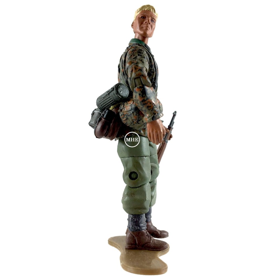 1:18 21st Century Toys Ultimate Soldier German Waffen SS Splinter Camo ...