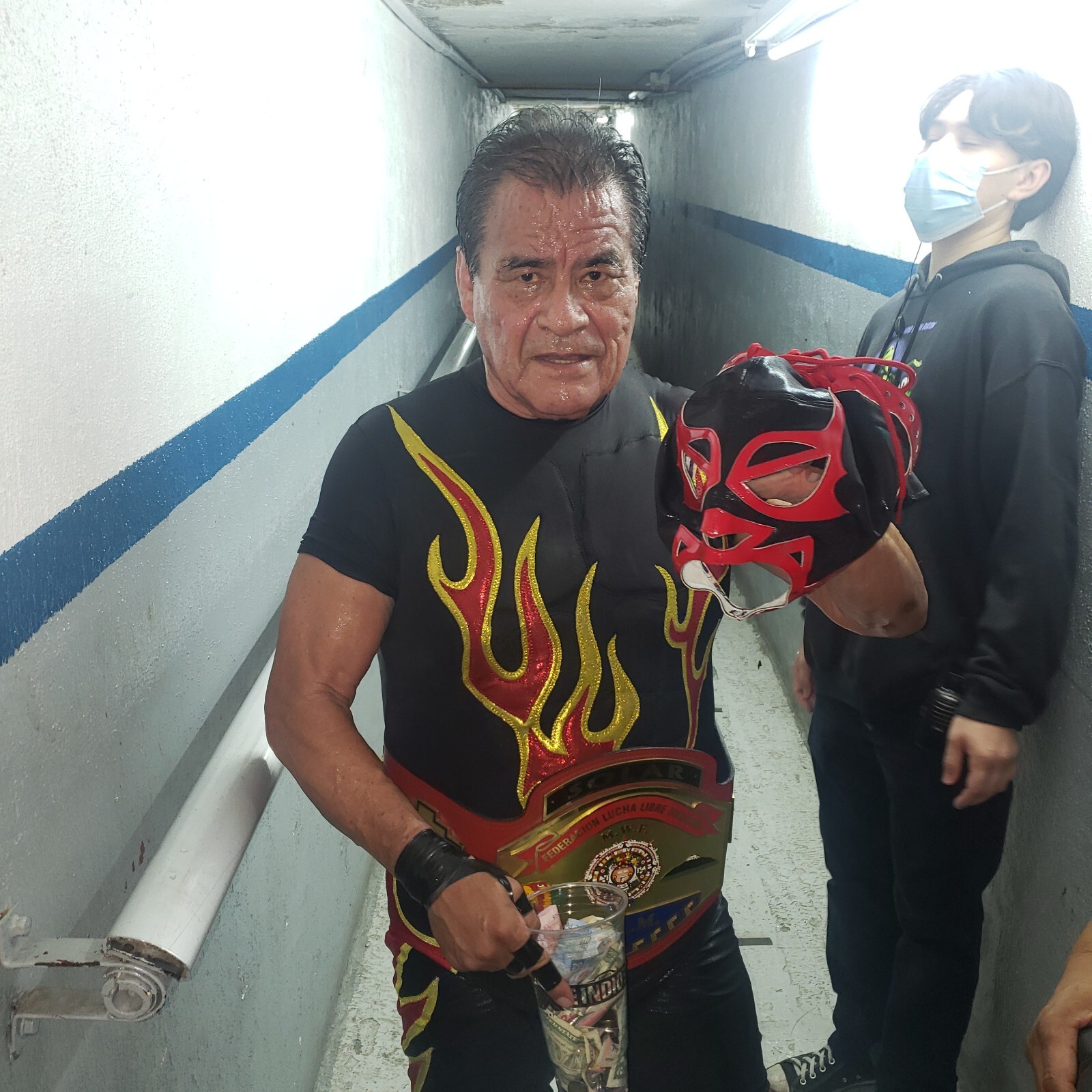 EL SATANICO SIGNED AUTO'D RING WORN MASK BAS COA LUCHA LIBRE CMLL VS EL ...