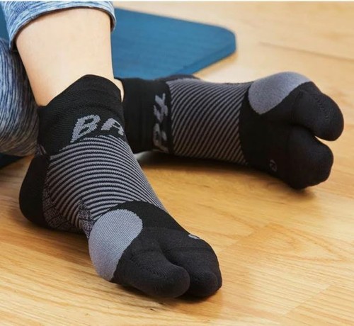 【Brand New 】2 Pairs OS1st Bunion Relief Socks with Split-Toe Design ...