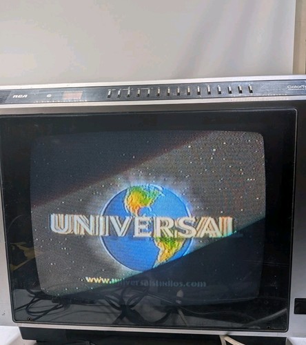 Vintage 1984 RCA ColorTrak CRT TV 19” Powers On No sound Coaxial No ...