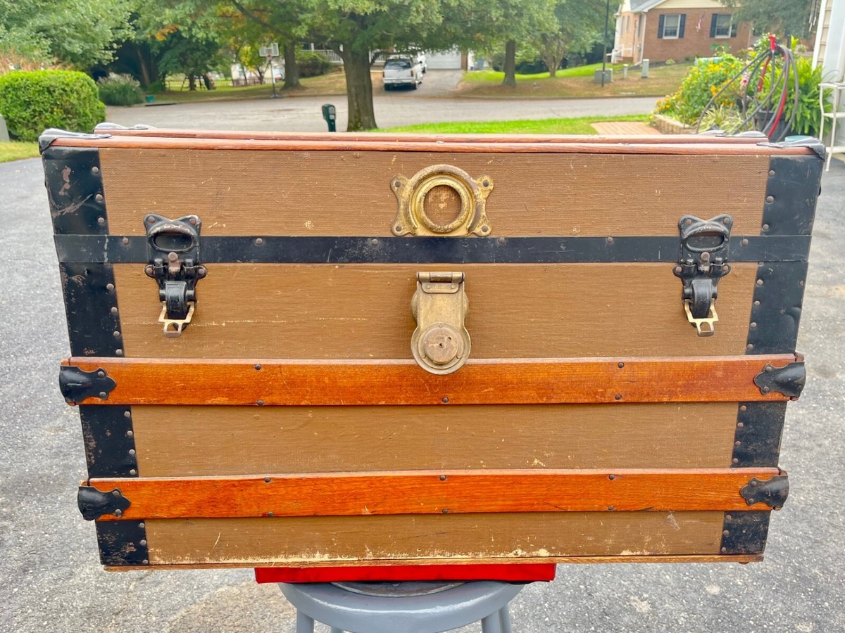 Flat Top Trunks Values Antique Flat Top Trunk 31 For Sale On 1stDibs