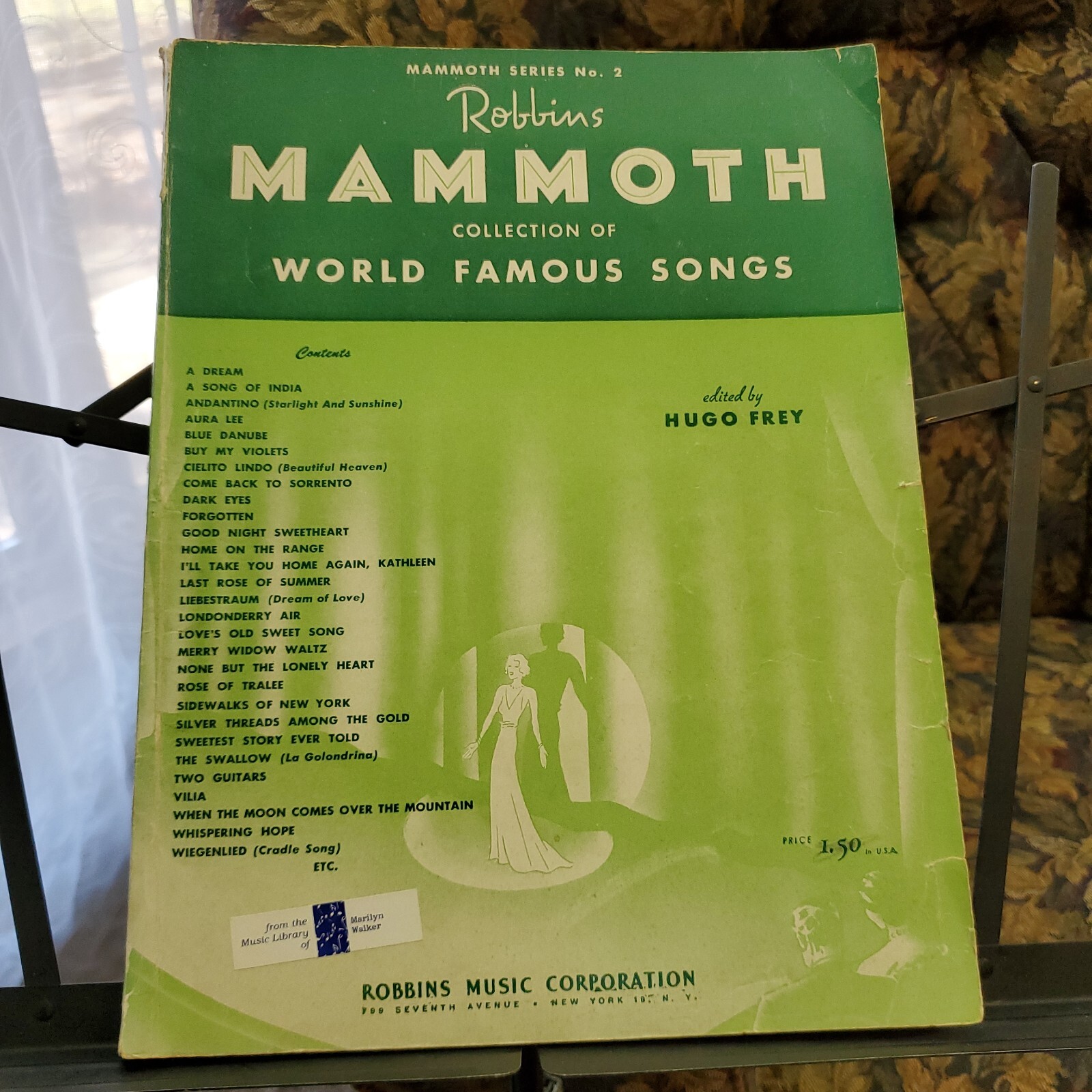 Robbins Mammoth Collection of World Famous Songs - 1939 Edited By Hugo ...