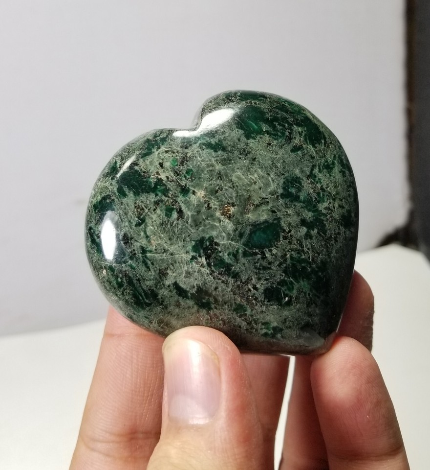Natural Chrome green verdite in hornblend- newly discovered healing ...