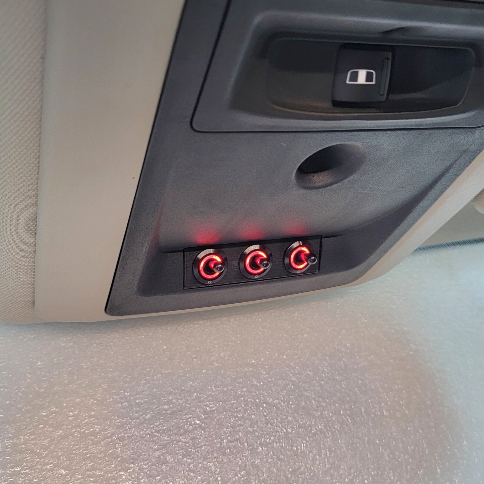 09-23 Ram 1500 - 5500 Overhead Aux Switch Panel [Replaces HomeLink] 3 ...