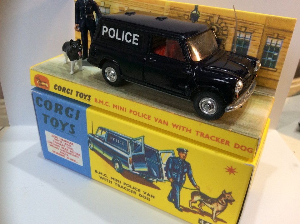 Corgi Toy 448 Austin Mini Police Van With Policeman And Dog With Box ...