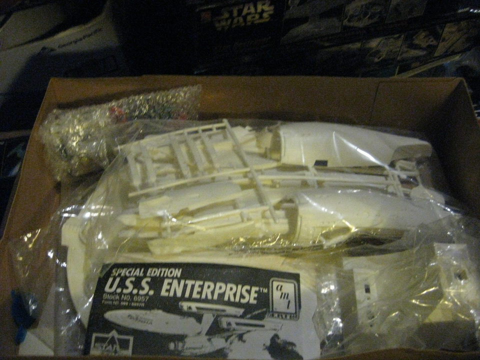 MIB Star Trek Special Edition USS Enterprise w/Lights & Sound Effects ...