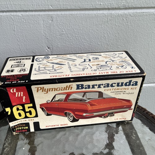 AMT 1965 '65 Plymouth Barracuda 1/25 Scale Customizing Model Kit Gene ...