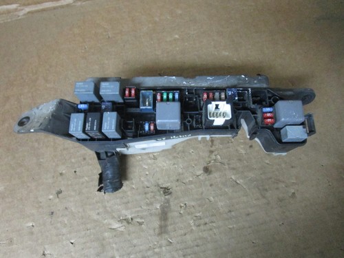 04 05 06 07 08 Toyota Matrix Engine Fuse Box Relay Junction Block 2004 ...