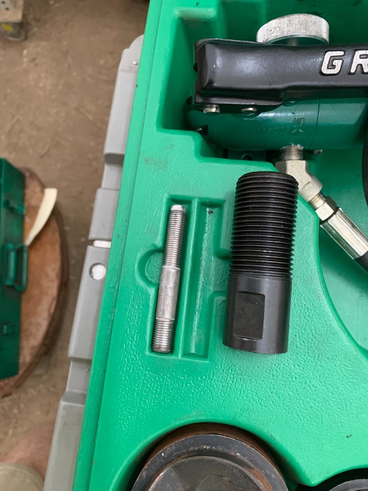 Greenlee 7646 Hydraulic Knockout Punch Driver w/Punches & Dies #2 | eBay