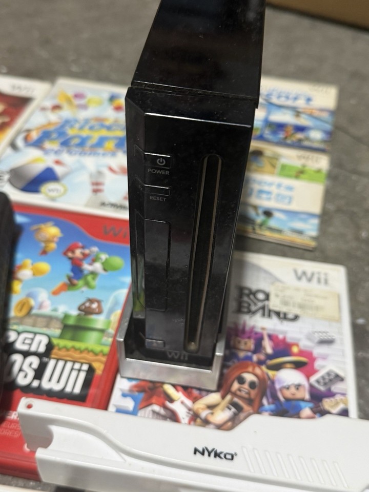 Wii System Bundle Nintendo Wii Console with Accessories | eBay