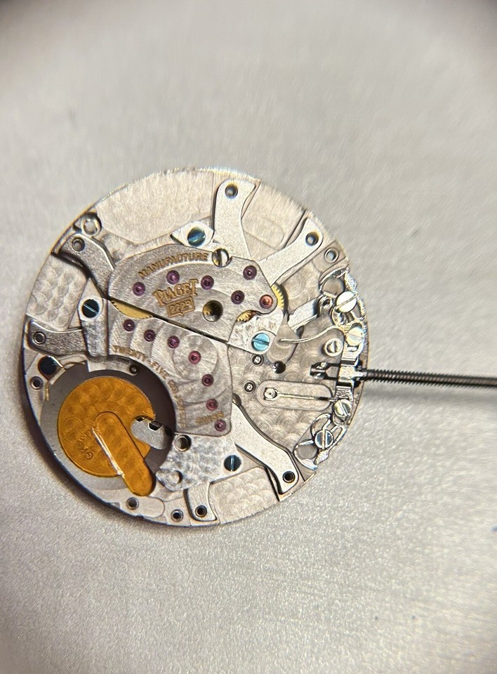 Piaget New Movement 222P Gray And White Calendar Disc Calendar No ...