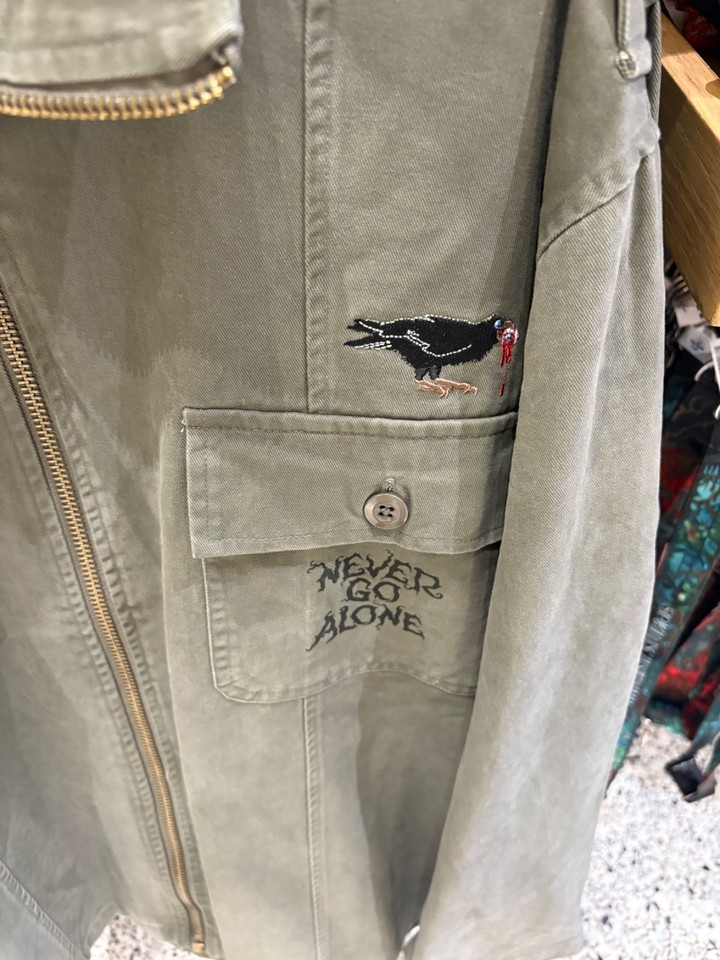 Universal Studios HHN 2025 Logo Jacket Adult LARGE | eBay