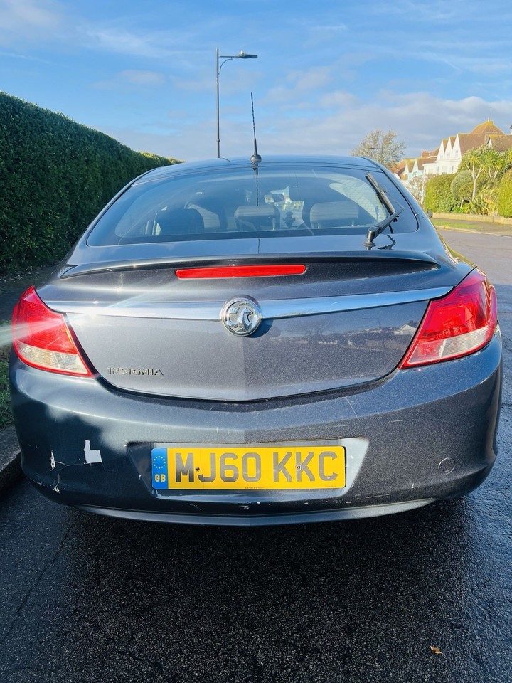 Vauxhall Insignia 2011 1.8 Petrol 6 Speed Manual CAT N Runs & Drives ...
