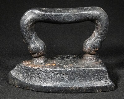 ANTIQUE VINTAGE CAST IRON SAD IRON 8 lbs. | eBay