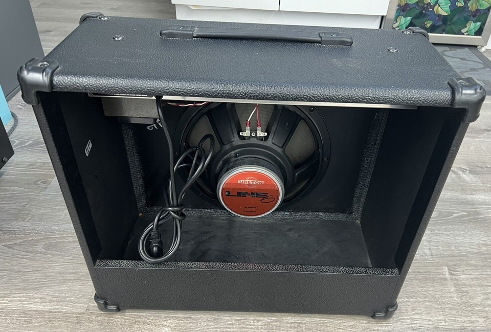 Line 6 Spider I 112 Guitar Amplifier. Smart Control FX. Tubetone. Red ...
