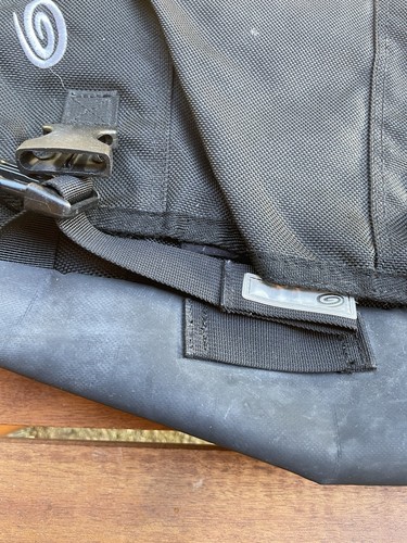 Timbuk2 Medium Messenger Shoulder Bag Padded Laptop Carry On Pocket Strap Black | eBay