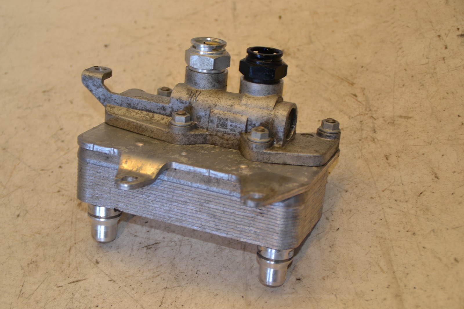 Mercedes E Class gear box Oil Cooler A0995006300 W213 E220 Oil Cooler ...
