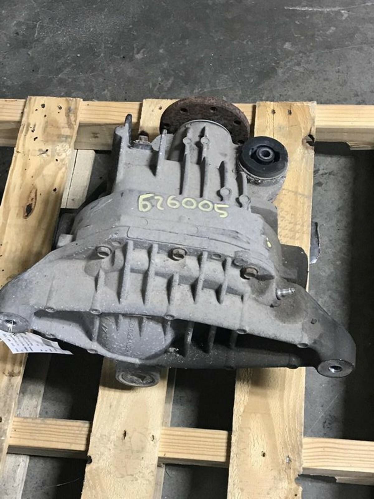 2002-2005 Ford Explorer Rear Differential Carrier 3.55 Ratio W/ Roll ...