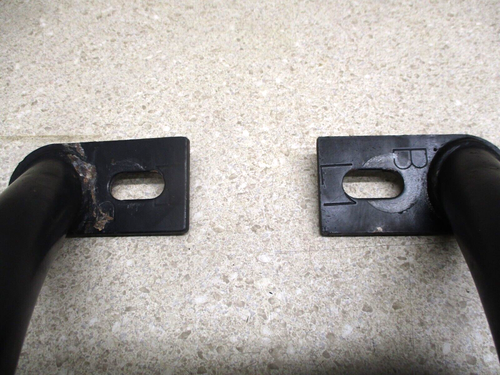 15705658 15705657 00 to 06 Suburban Front Bumper Bar Brace Brackets w ...