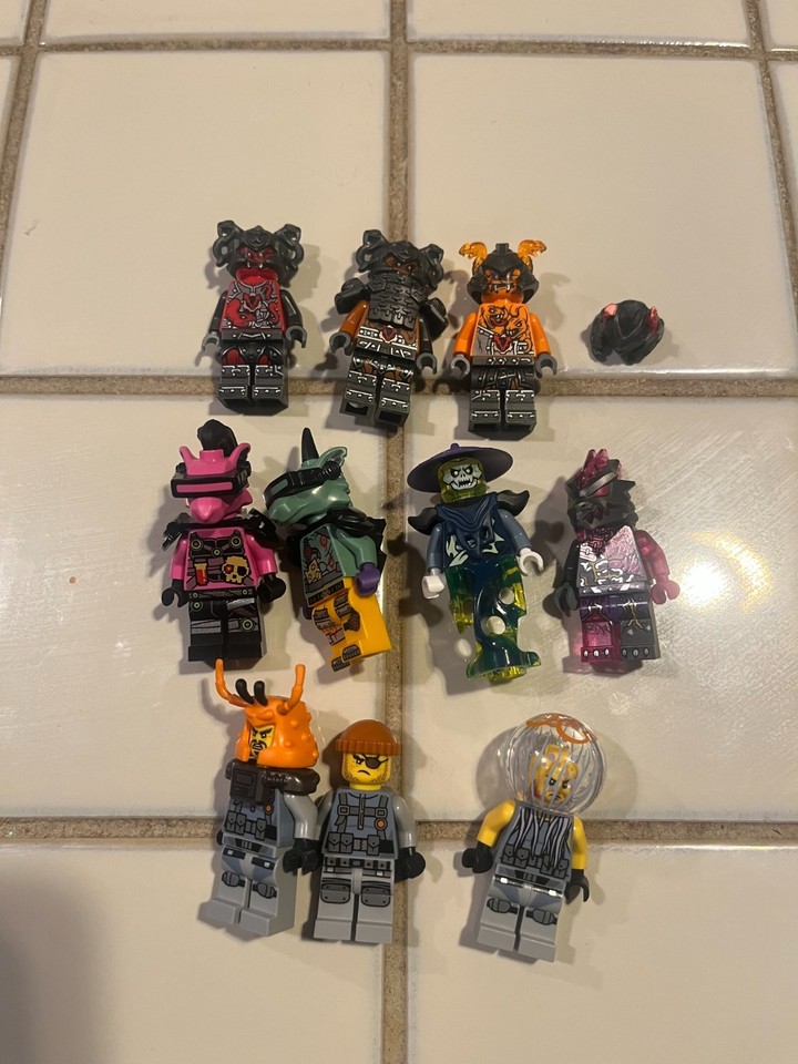 Huge Bulk Lego Ninjago Minifigure Lot, 80+ Minifigs Plus Accessories ...