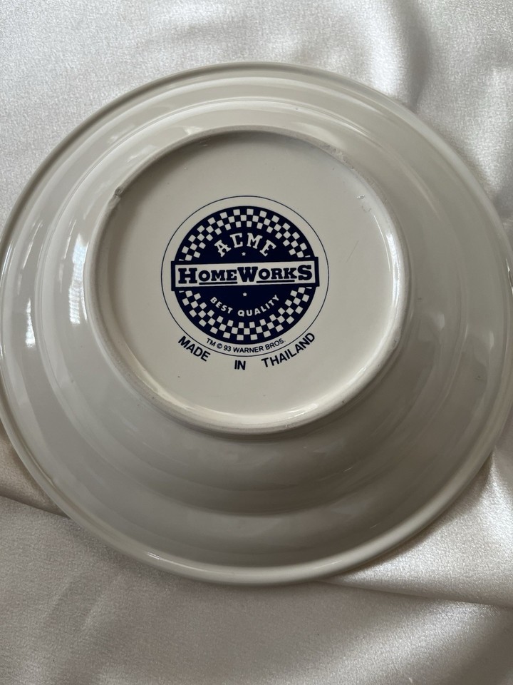 Warner Bros ACME HOMEWORKS Bowl Bugs Bunny Retro Vintage Good Food 9.25 ...