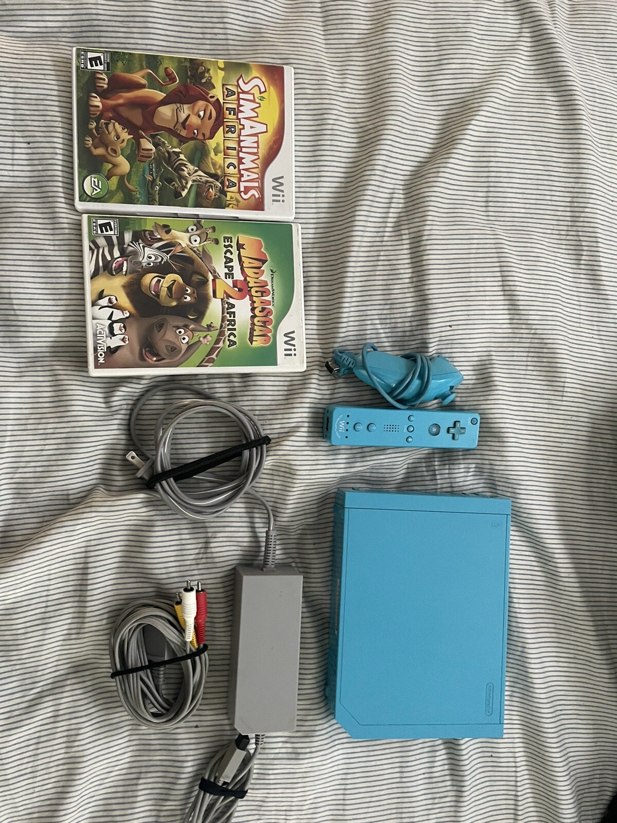 Nintendo Wii Video Game System Console Bundle Rvl-101 Blue 651208105532 ...