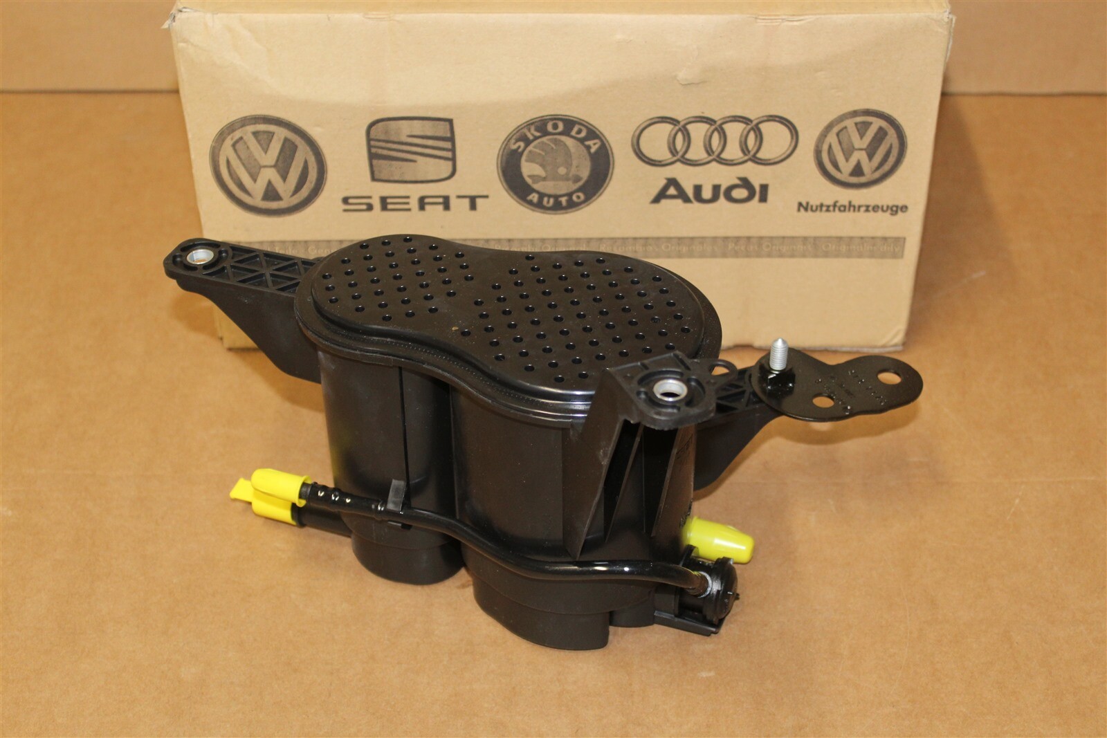 Fuel vapour canister Audi A6 S6 RS6 A7 S7 RS7 4G0201799L New Genuine ...