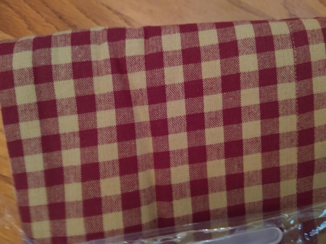 Set of Country Style Burgundy Tan Checkered Tiers with Lining 36x36 ...