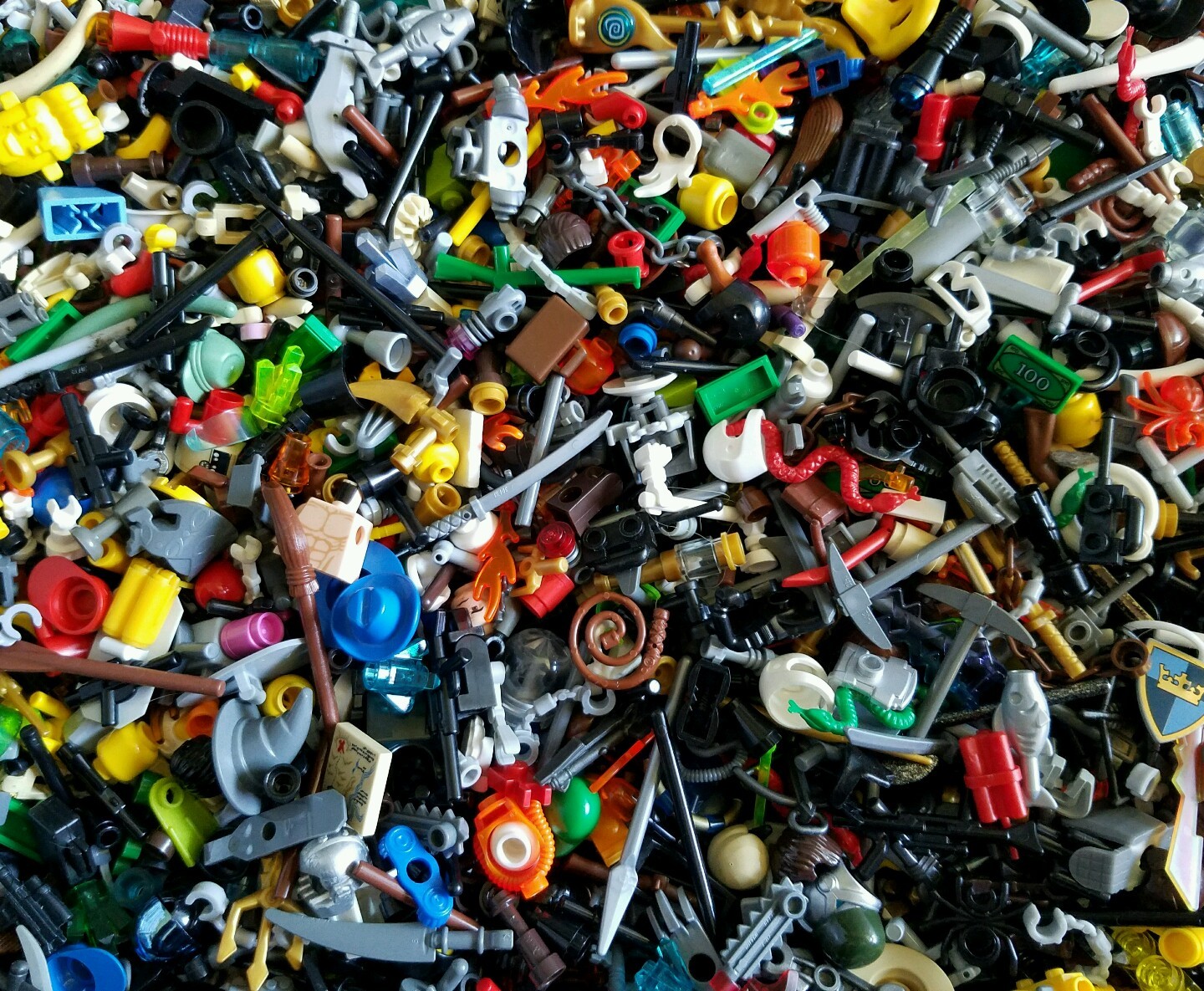 LEGO® Minifigure Accessories LOT x 50 Random Weapons Tools City town ...