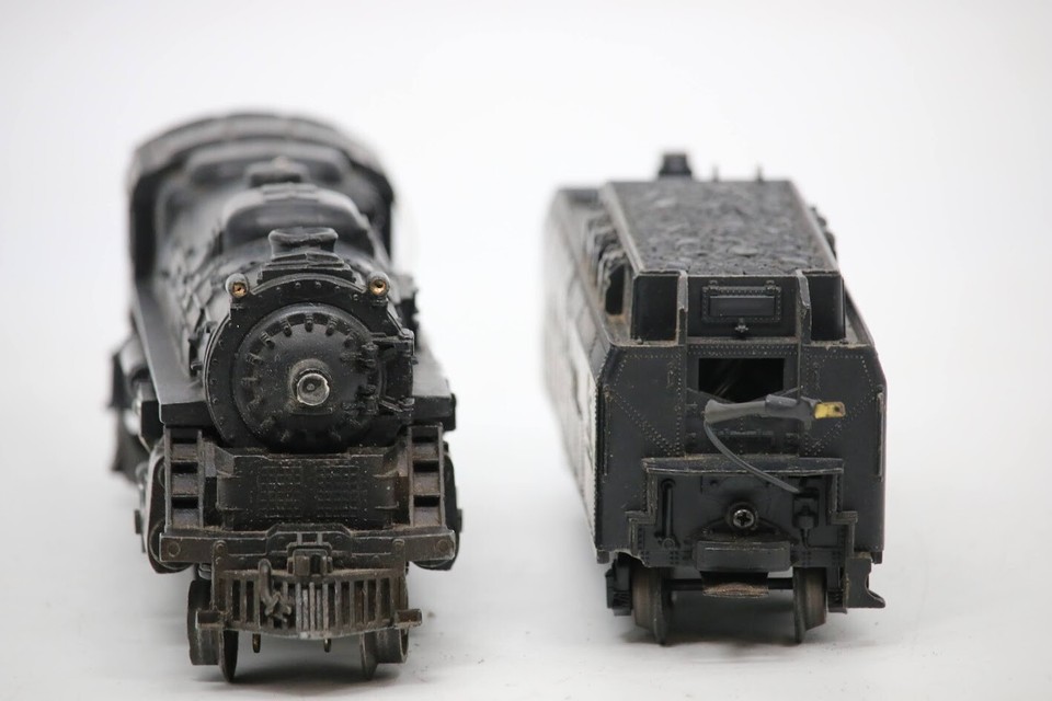 LIONEL LOCOMOTIVE #8142 W/ CHESAPEAKE & OHIO TENDER W/ EX-RUNS & LIGHTS ...