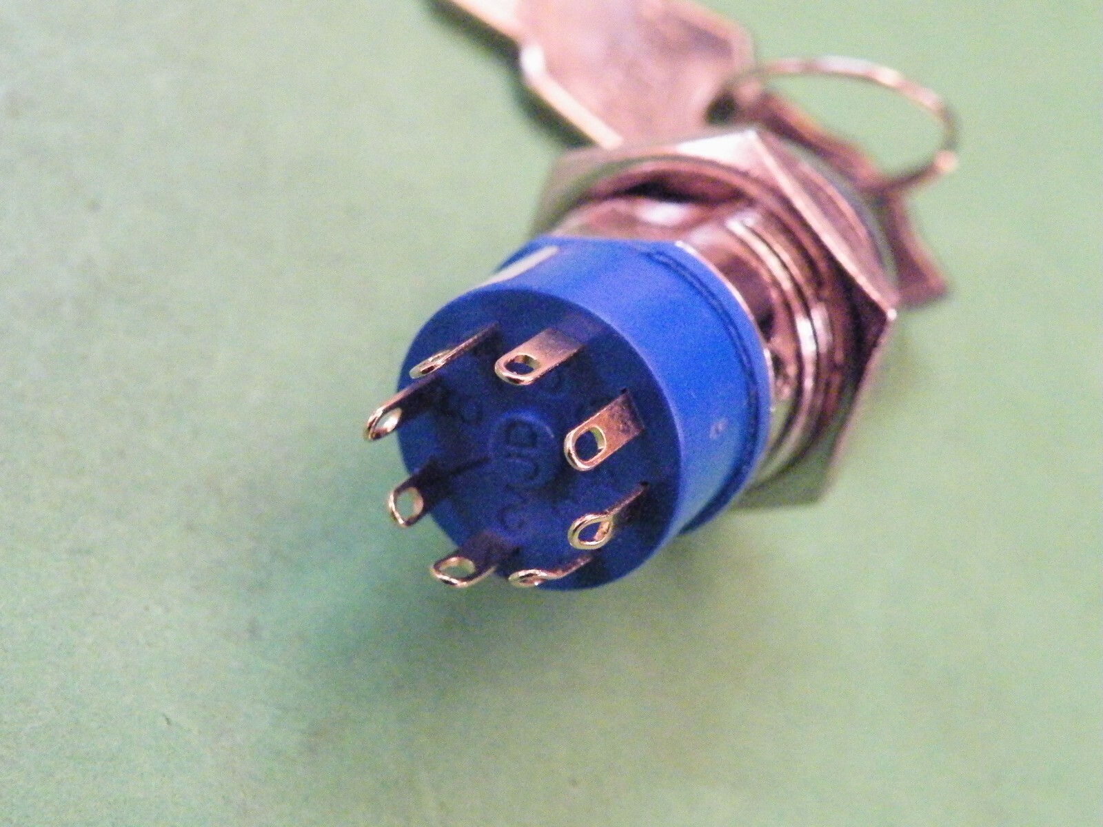 Apem Hi-Quality Key Lock Switch 3 Position 2x Keys No 126 Common 45g ...