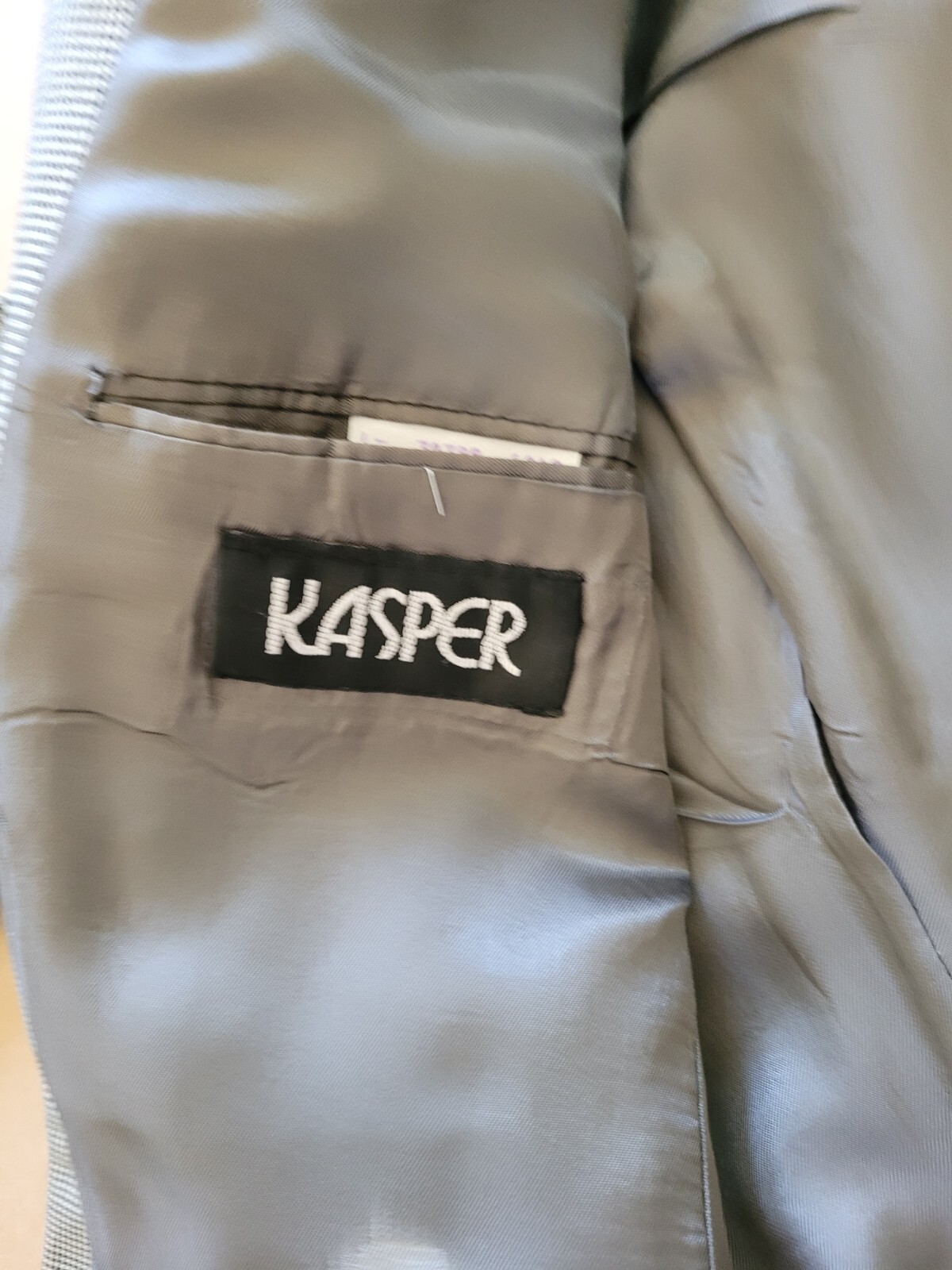 Kasper men's 2 piece grey wool suit - Gem