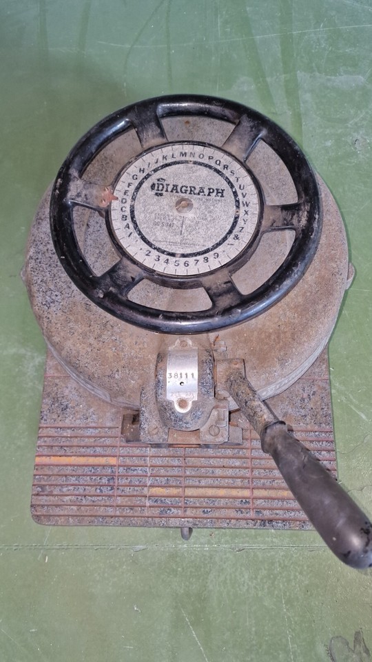 DIAGRAPH STENCIL CUTTING MACHINE GG-S-747 | eBay UK