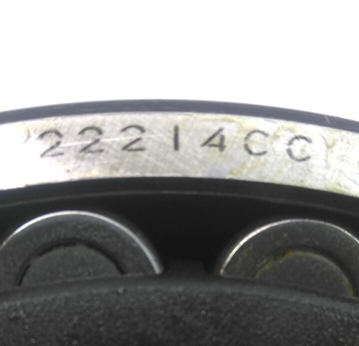 SKF 22214 CC Spherical Roller Bearing, 51,000lb., ID: 70mm OD: 125mm W ...